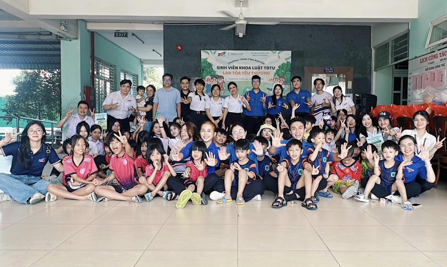 Chương trình Vì đàn em thân yêu “Sinh viên TDTU - Lan tỏa yêu thương | Sinh viên